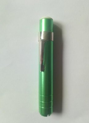 China 10mm Hole Green Color Glossy Finish Pen Styple Aluminum Alloy Chalk Holder supplier
