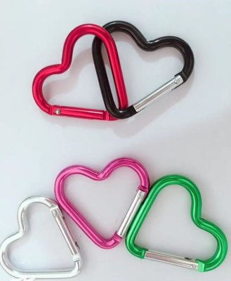 China Heart Shaped Assorted Color Aluminum Carabiner Aluminum Snap Hook supplier