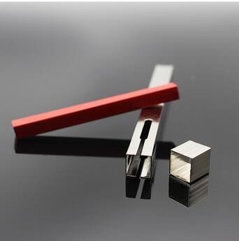 China 2018 Factory New Design Silver Color For Walmart Square Shaped Brass Chalk Holder supplier